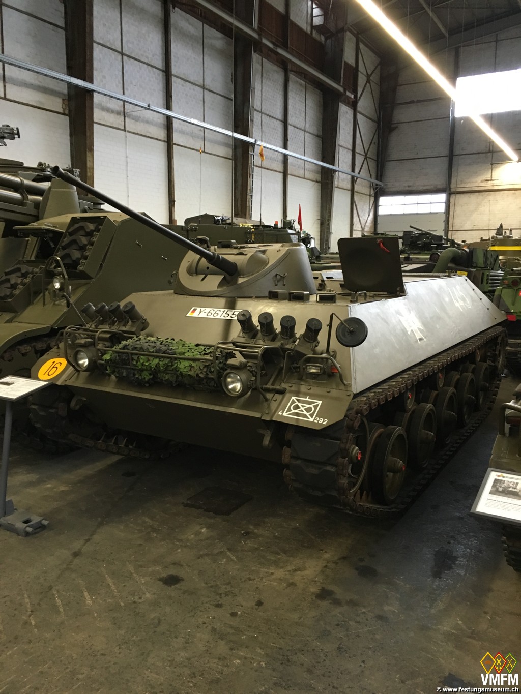Schützenpanzer – Militär- und Festungsmuseum Full-Reuenthal
